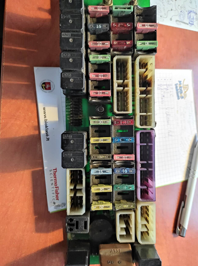 Identify these types of connectors - Rectangular Connectors - DigiKey ...