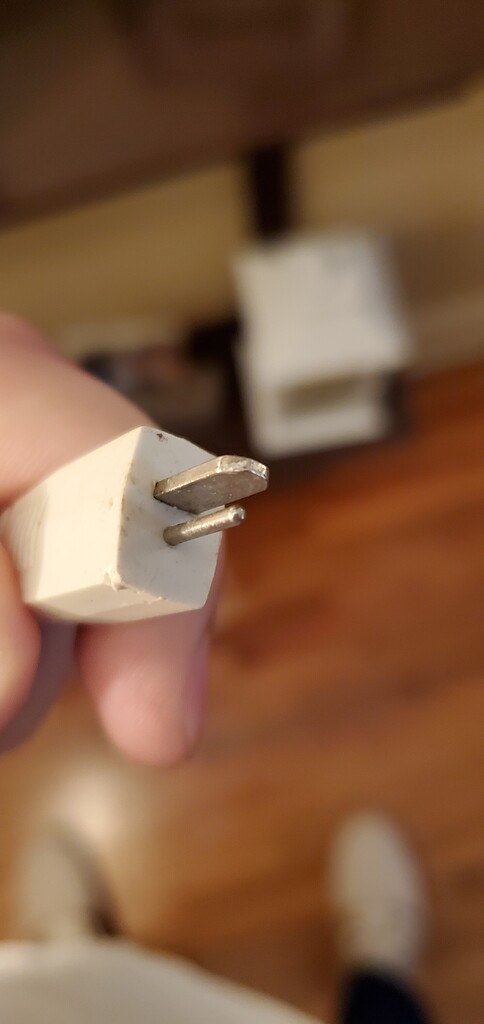 Weird Power Connector - Interconnect - DigiKey TechForum - An ...