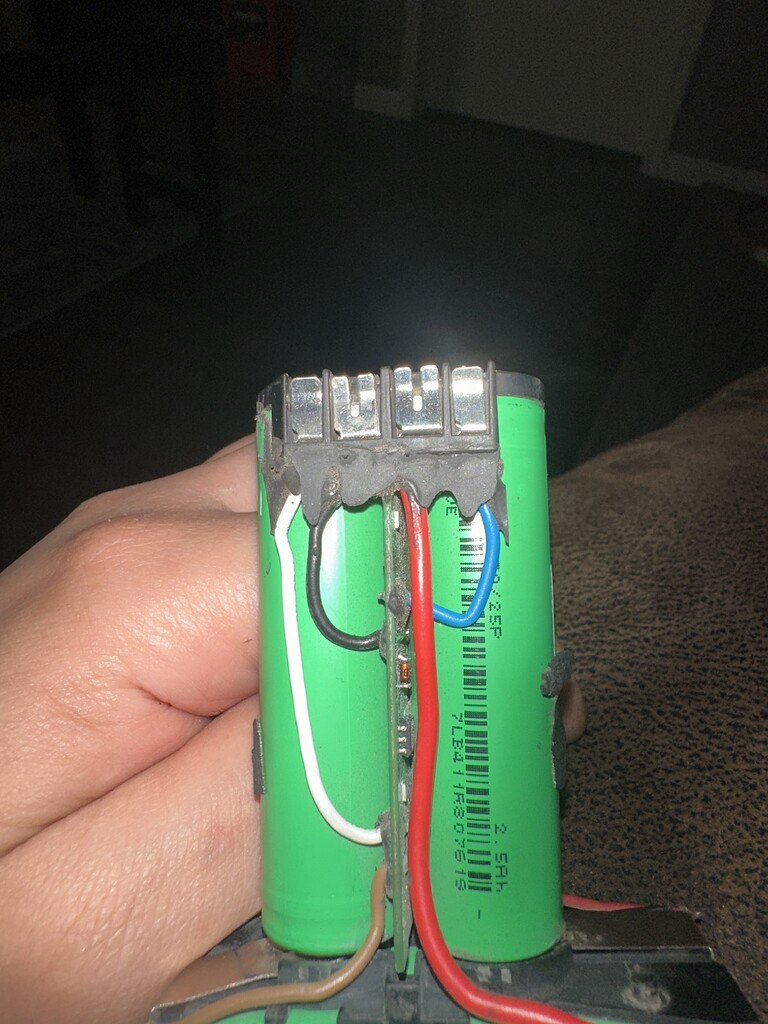 Snap on 14.4v battery pins - Battery Products - DigiKey TechForum - An ...