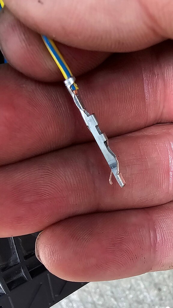 Identify terminal connector for ECU - Rectangular Connectors - DigiKey ...