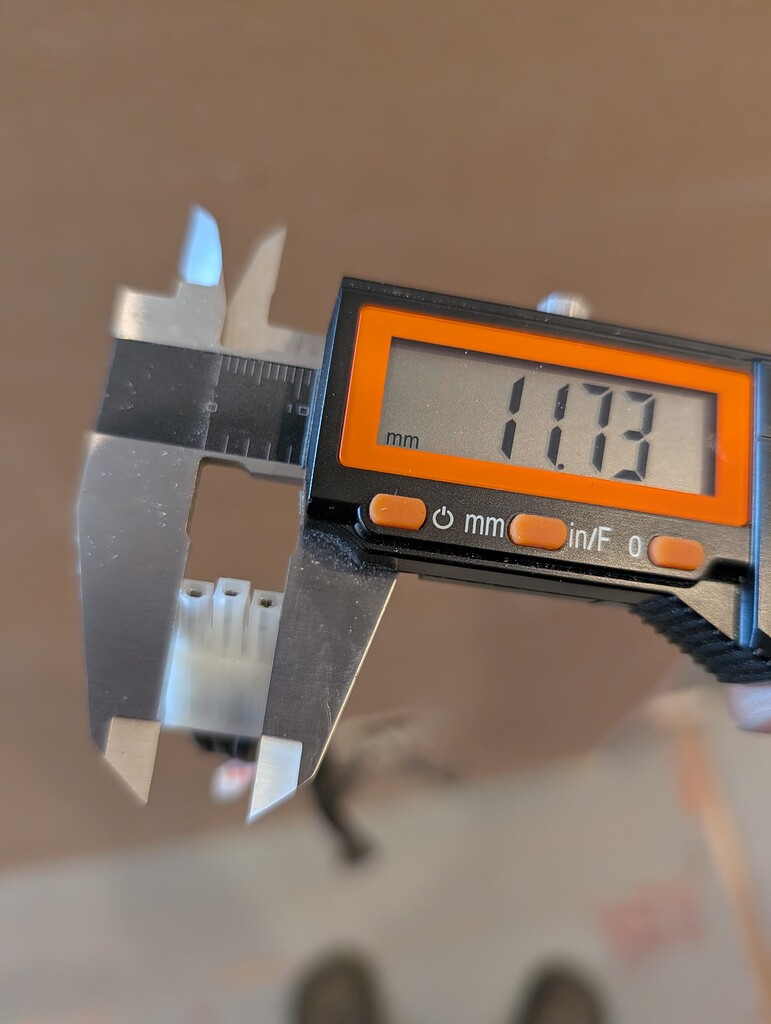 Help identifying a 3-pin connector - Rectangular Connectors - DigiKey ...