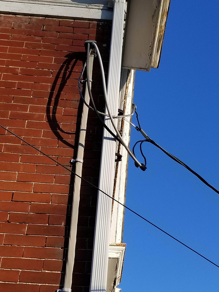 Service Drop Clearance Over Roof - Electrical Inspections - InterNACHI ...