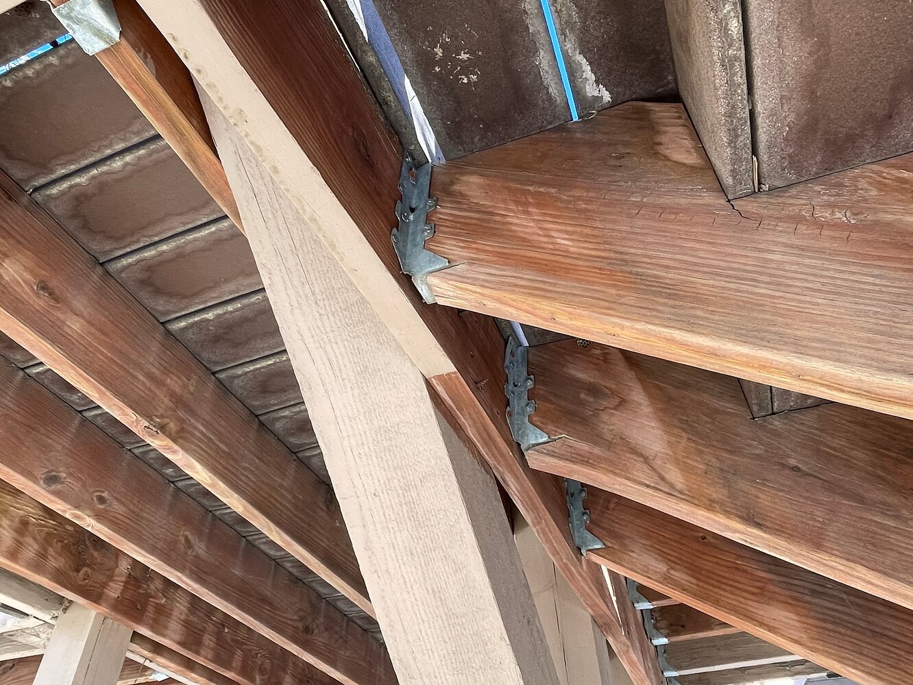Joist hangers used for stair stringers - Exterior Inspections ...
