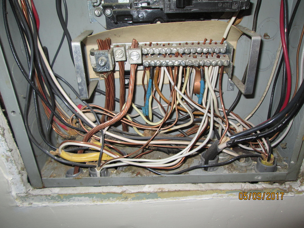 Surge suppressor on split bus panel - Electrical Inspections ...