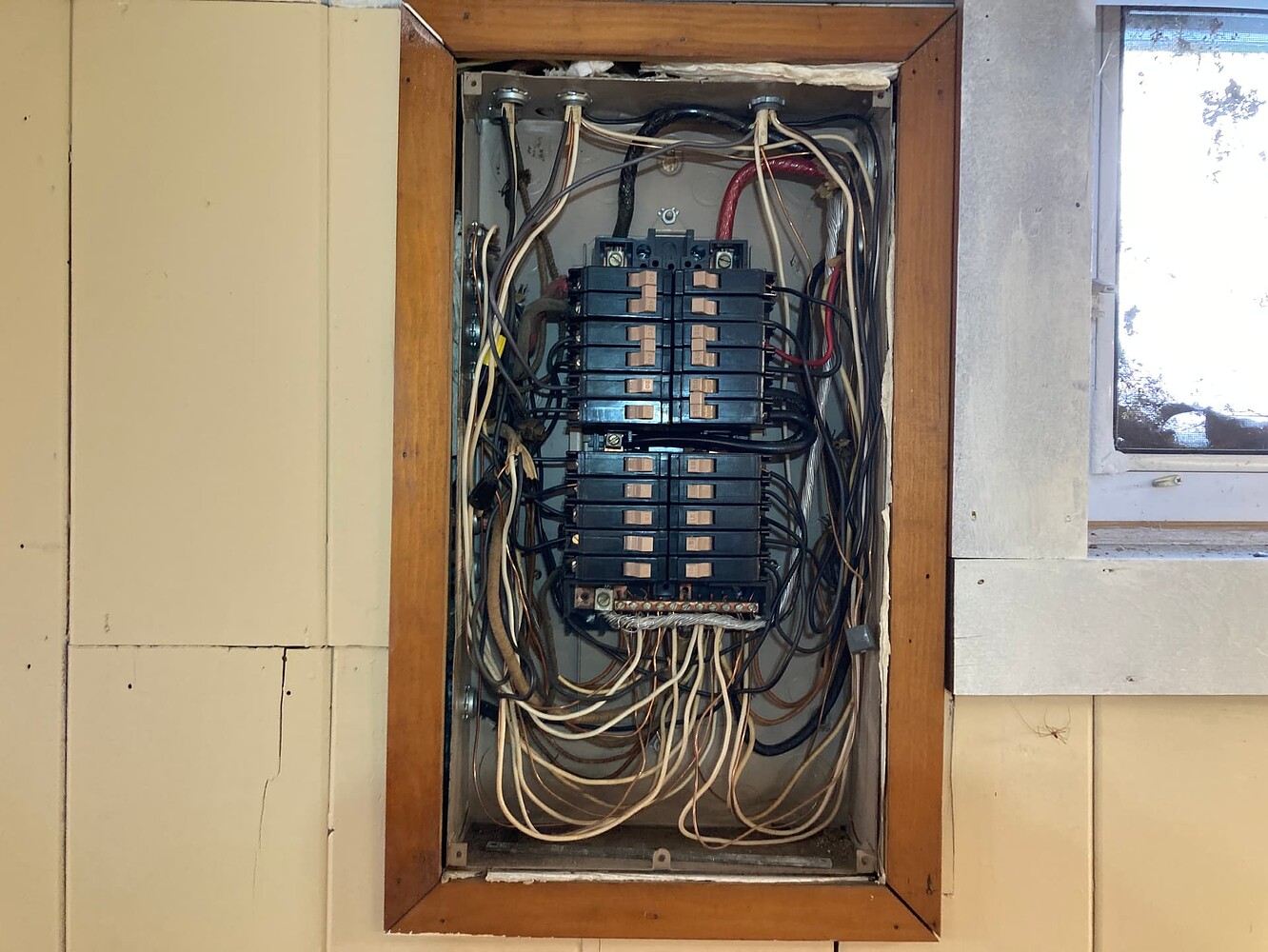 Multiple "main" disconnects in electrical panel box - InterNACHI®️ Forum