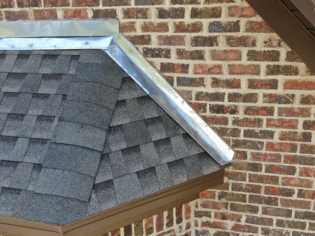 Non-professional flashing - Roofing Inspections - InterNACHI®️ Forum